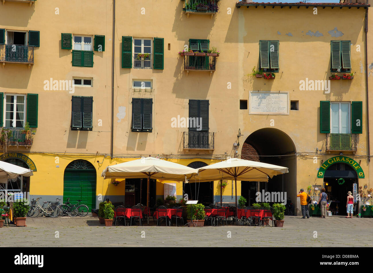 Lucca, Anfiteatro square, Piazza Anfiteatro, Tuscany, Italy, Europe ...