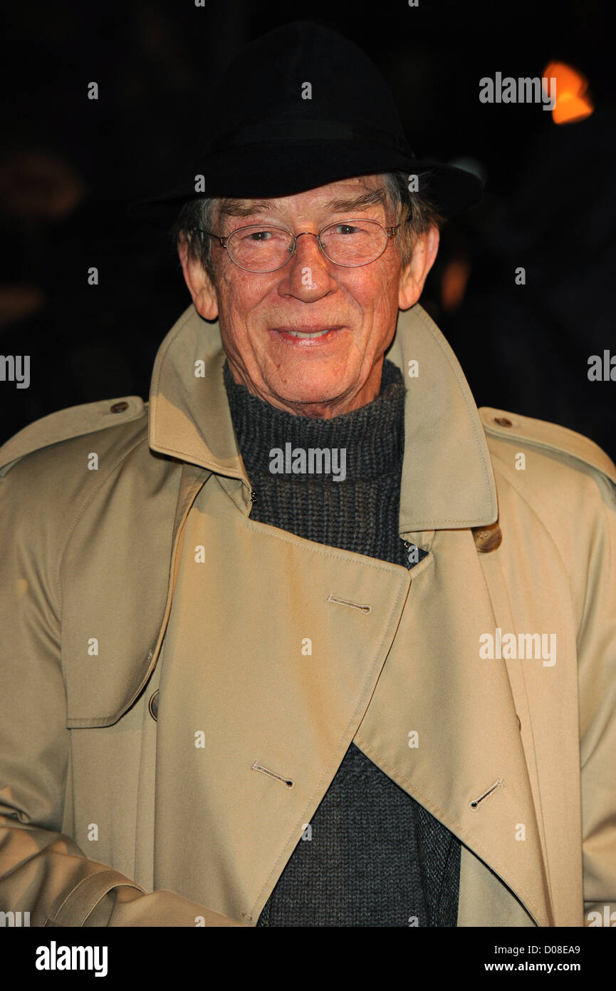 John hurt harry potter hi-res stock photography and images - Alamy