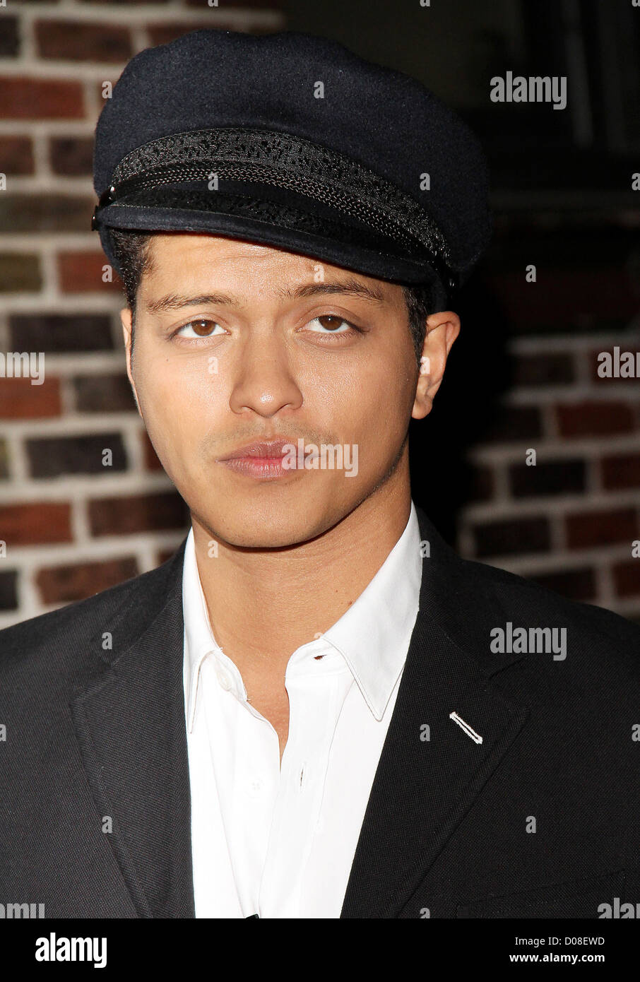 Bru Mars, outside The Ed Sullivan Theater for 'The Late Show with David ...