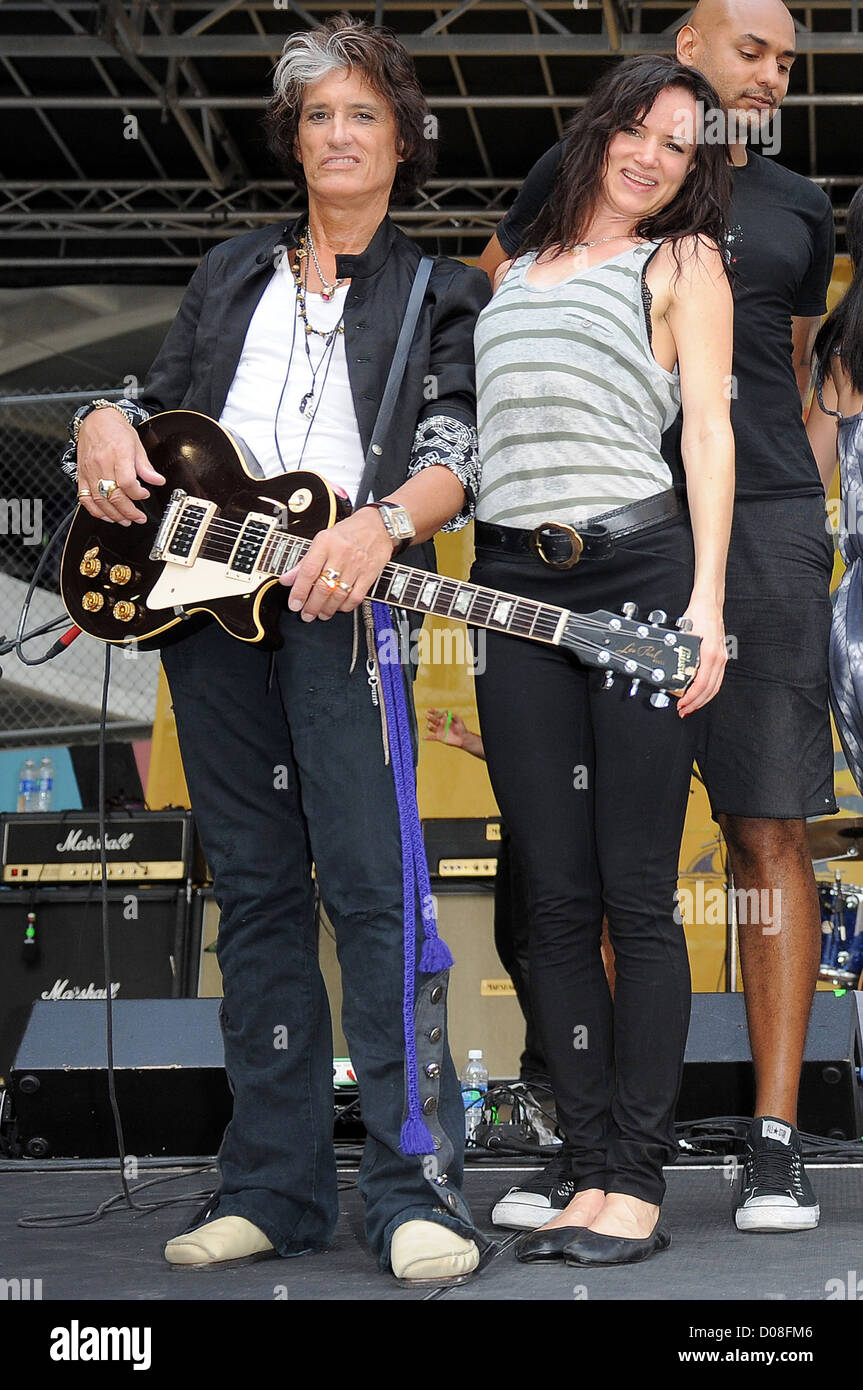 Joe Perry and Juliette Lewis the Miami Dolphins Celebrity Orange Carpet ...