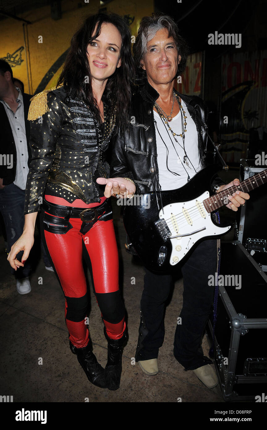 Joe Perry and Juliette Lewis the Miami Dolphins Celebrity Orange Carpet ...