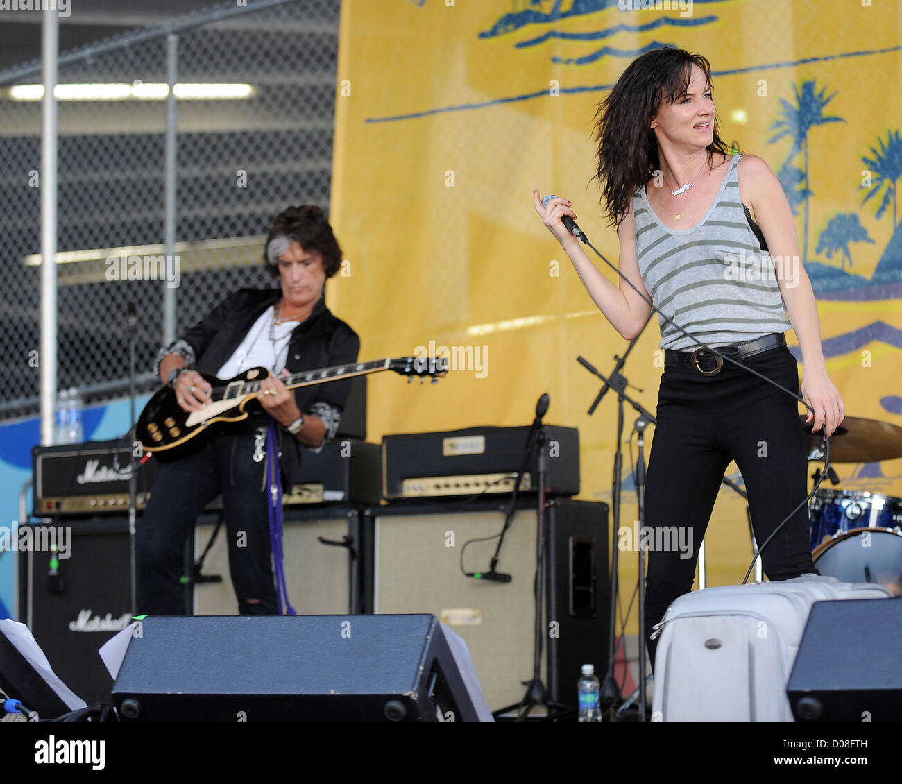 Joe perry juliette lewis hi-res stock photography and images - Alamy
