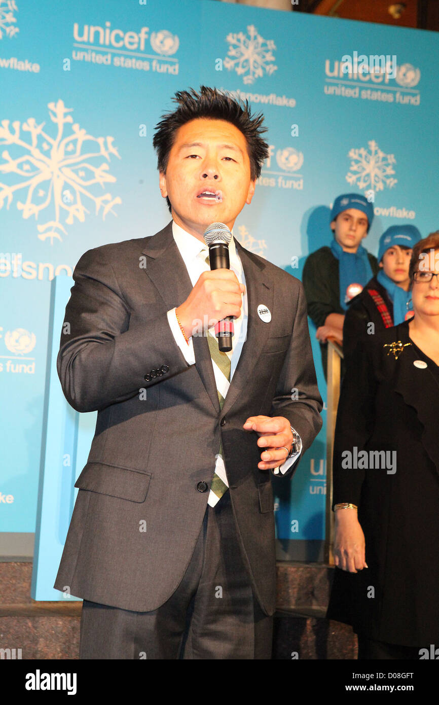 RnB singer, Keri Hilson and UNICEF Ambassador, Vern Yip UNICEF ...