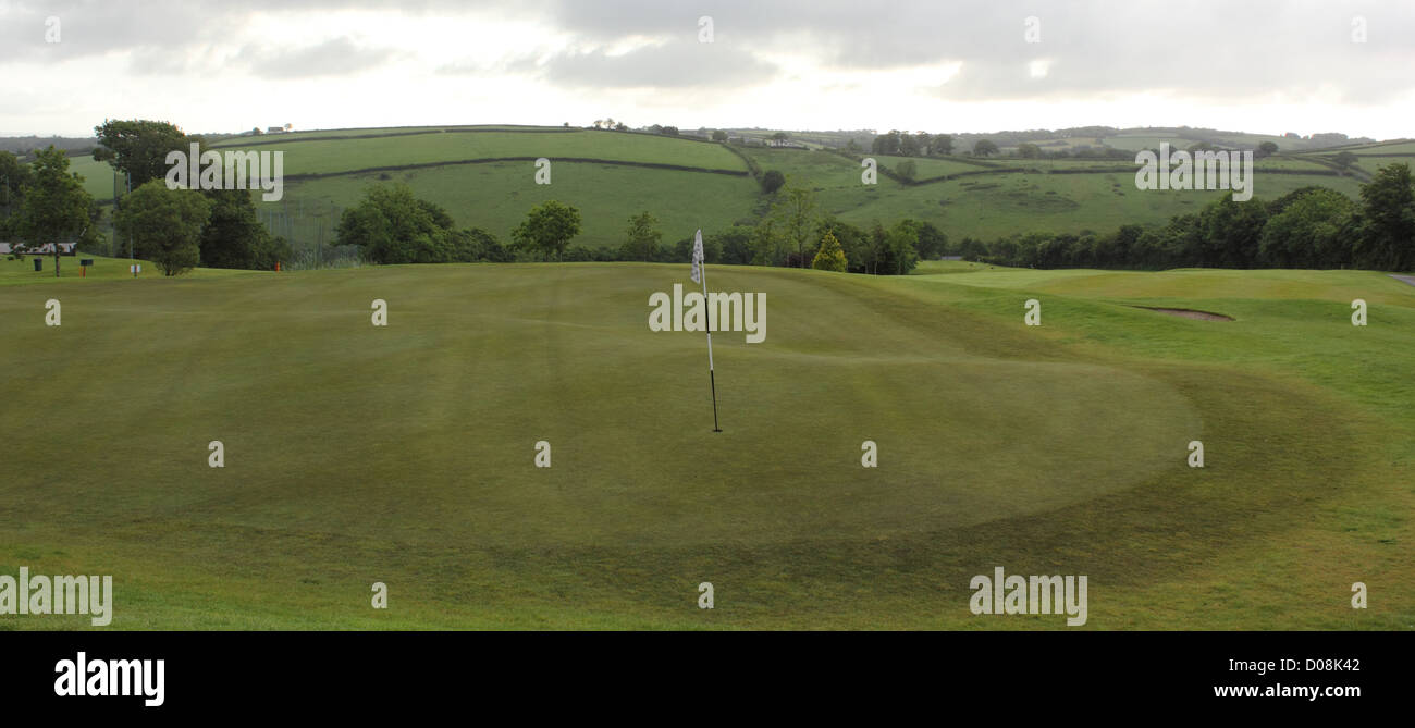 18th hole flag hi-res stock photography and images - Alamy
