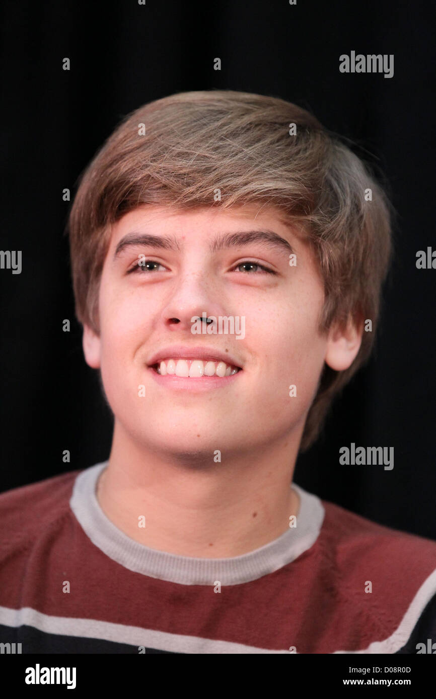 Dylan Sprouse Disney stars Dylan and Cole Sprouse host a fundraising ...