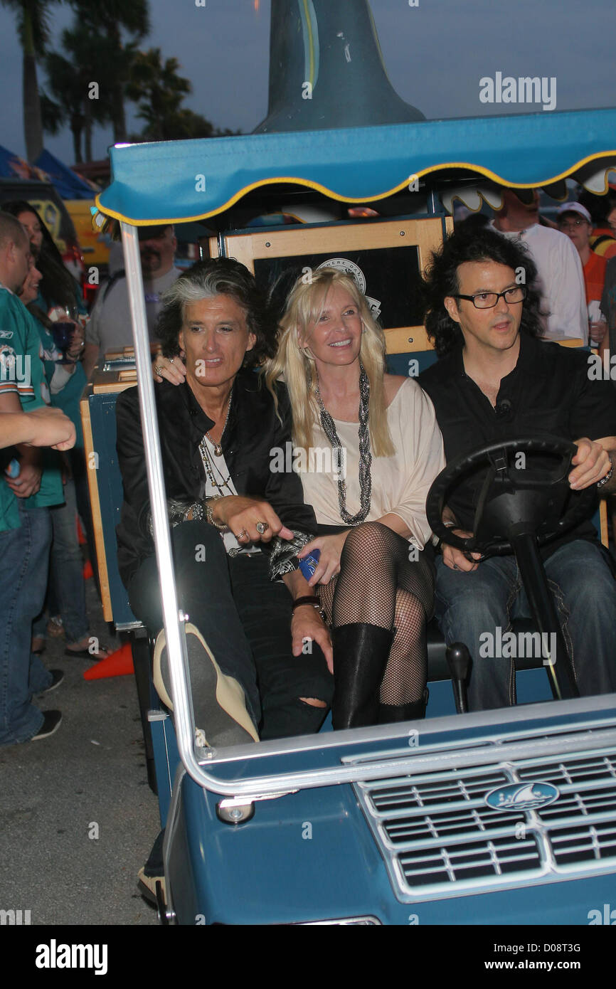 Joe Perry, his wife Billie Paulette Montgomery and Kerry Simon the ...