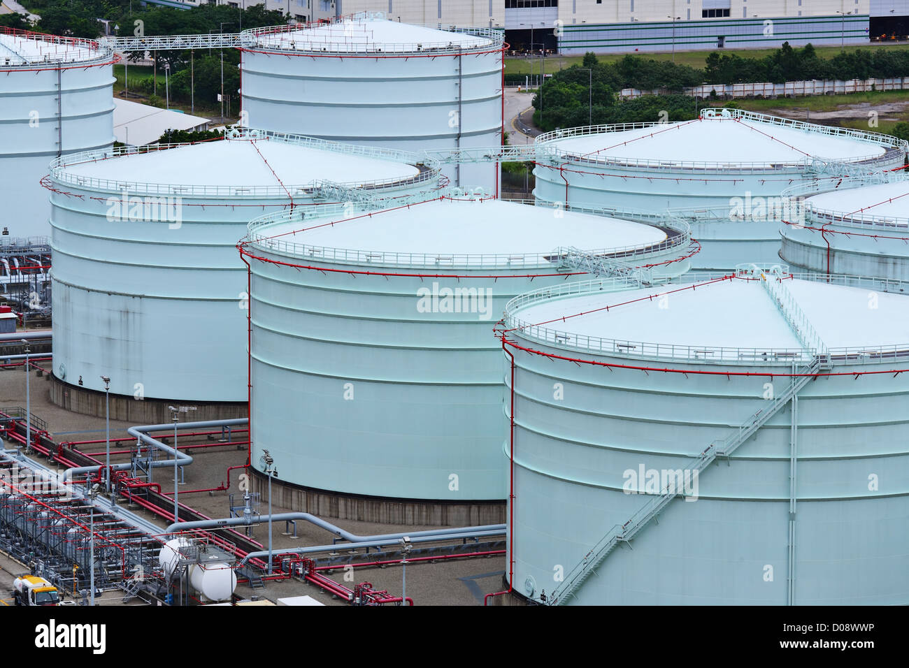 Oil storage tank hi-res stock photography and images - Alamy