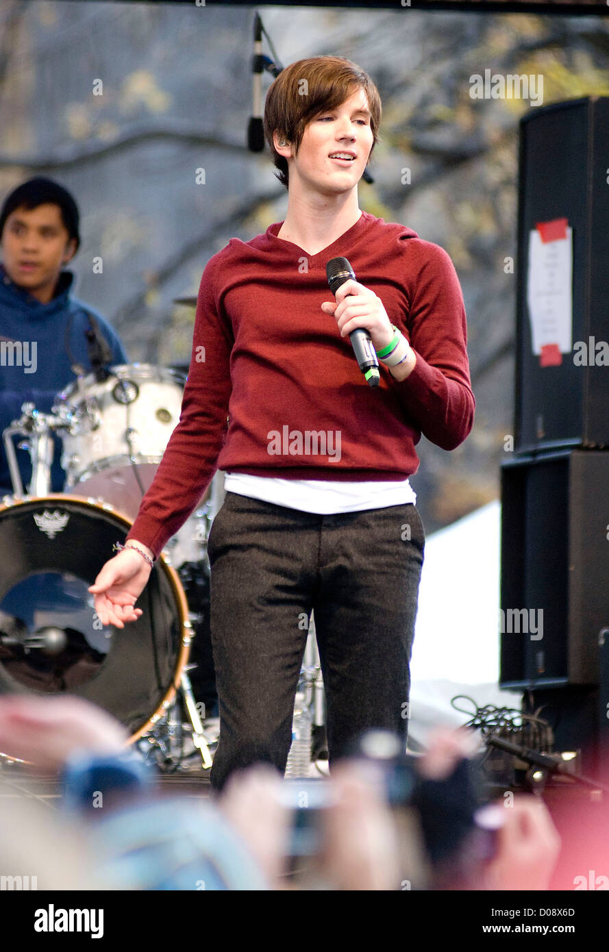 Zach Porter of Allstar Weekend performing the Magnificent Mile Lights ...