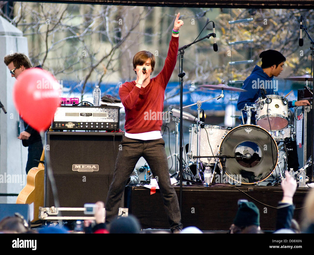 Zach Porter of Allstar Weekend performing at the Magnificent Mile ...
