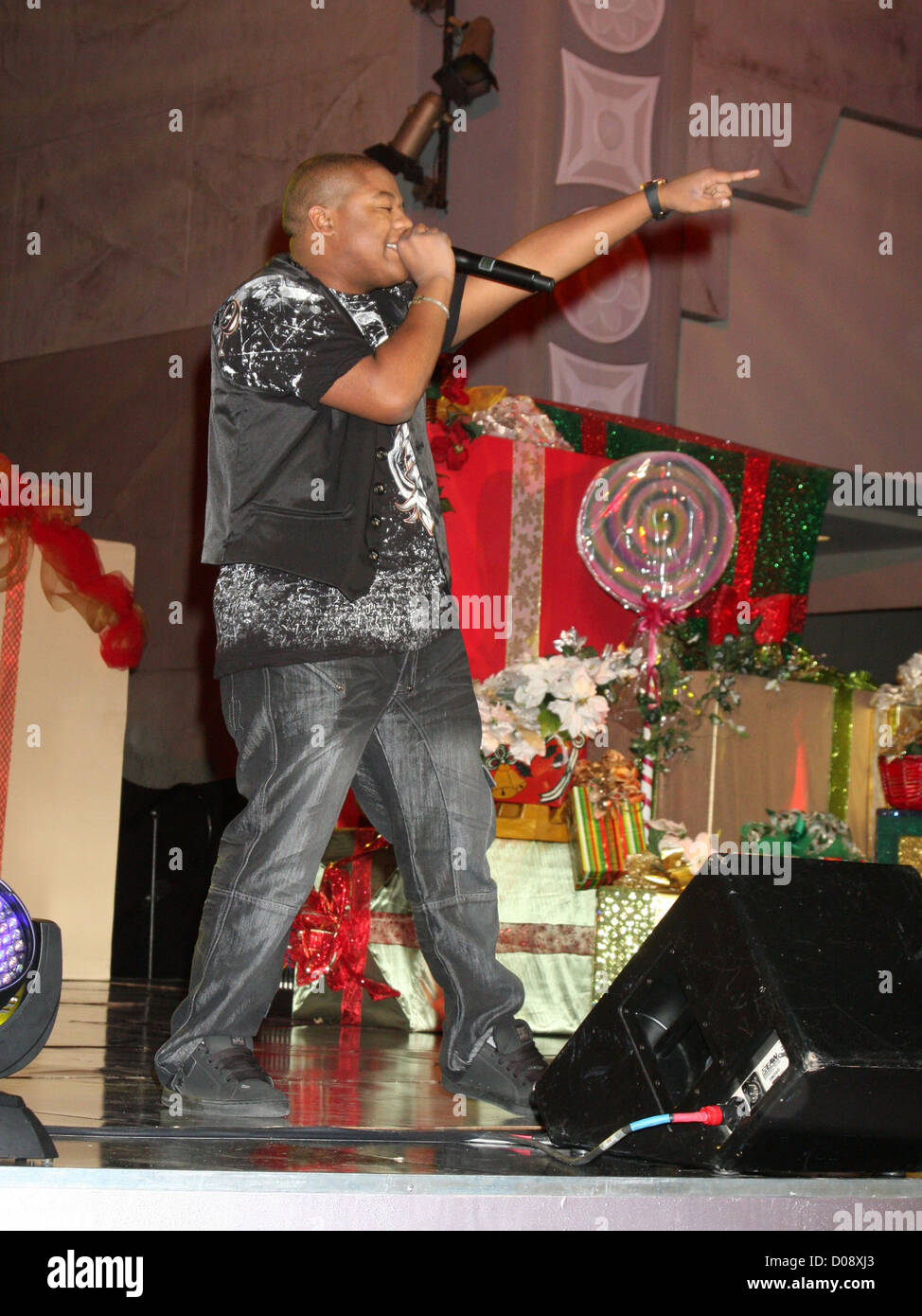 Kyle Massey Hollywood & Highland Tree Lighting Concert 2010 at the ...