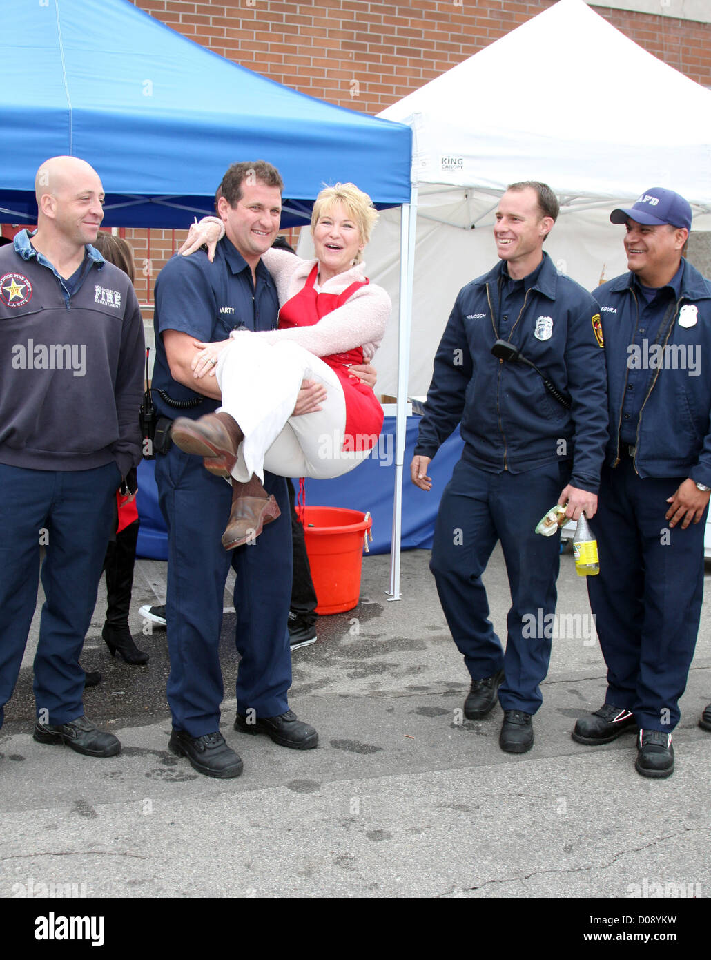 Dee wallace hi-res stock photography and images - Alamy