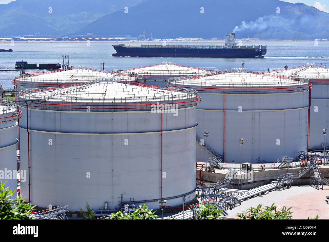 oil storage tanks Stock Photo - Alamy