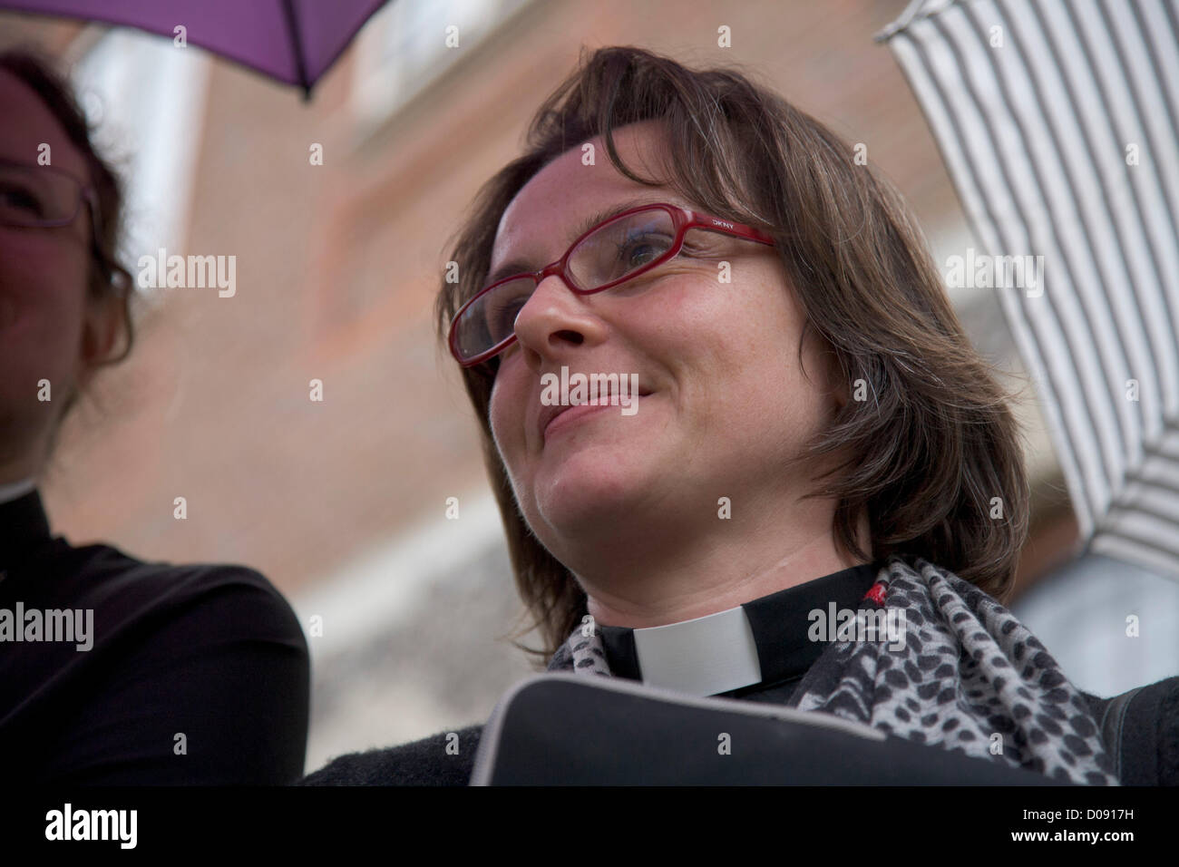 Allowing women bishops hi-res stock photography and images - Alamy