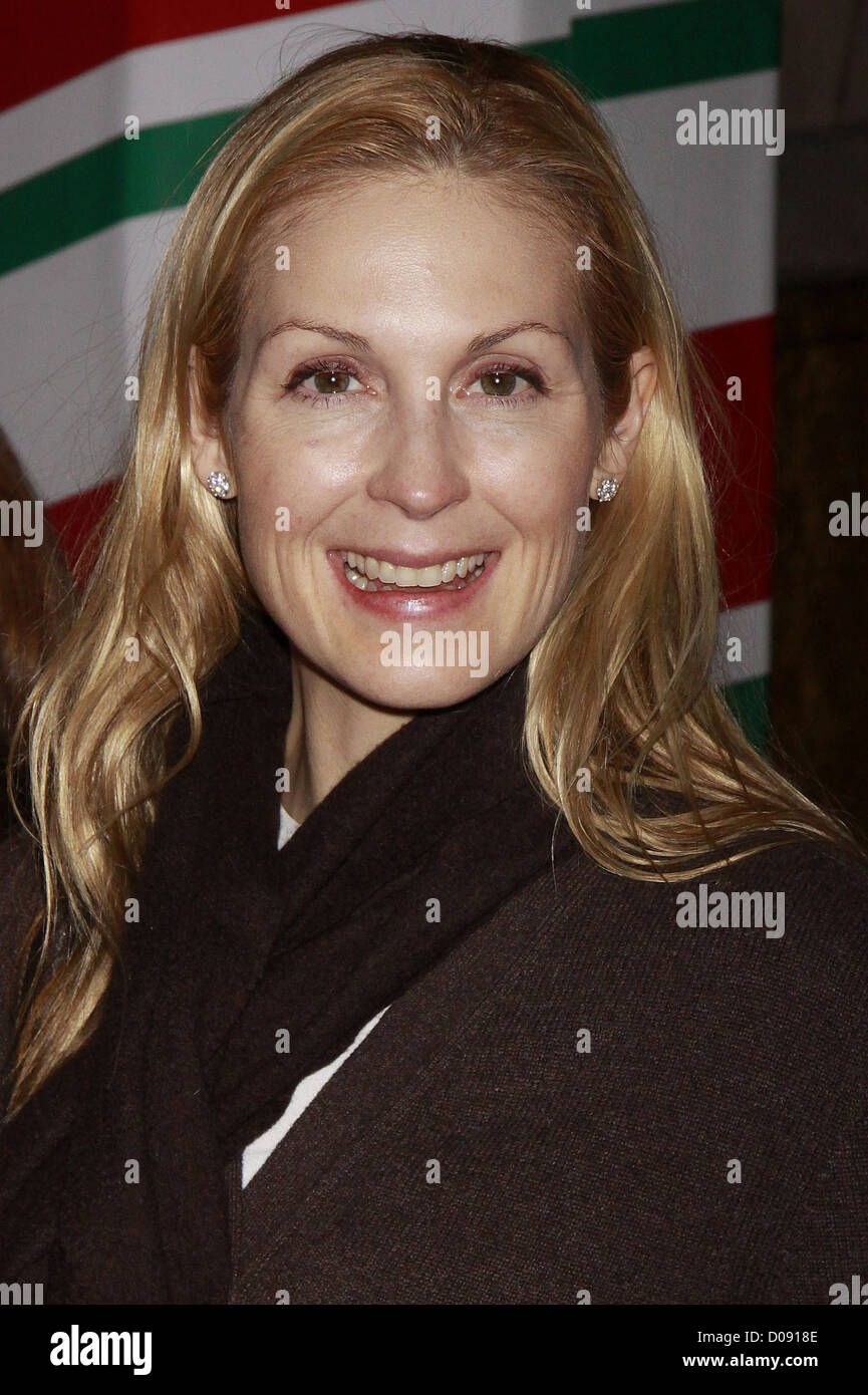 Elf the musical broadway hi-res stock photography and images - Alamy