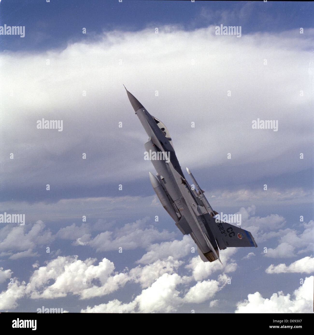 F-16 in Flight Stock Photo - Alamy