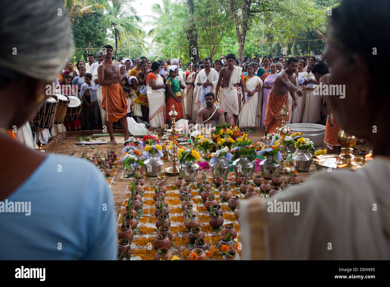 PUJA RITUAL OFFERINGS TO A GOD RELIGIOUS CEREMONY IN THE TEMPLE ...