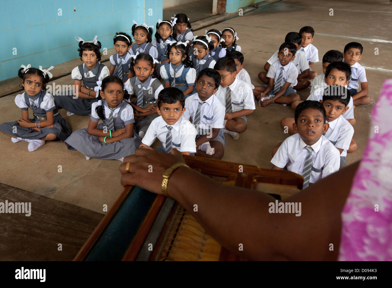 Kerala school student hi-res stock photography and images - Alamy