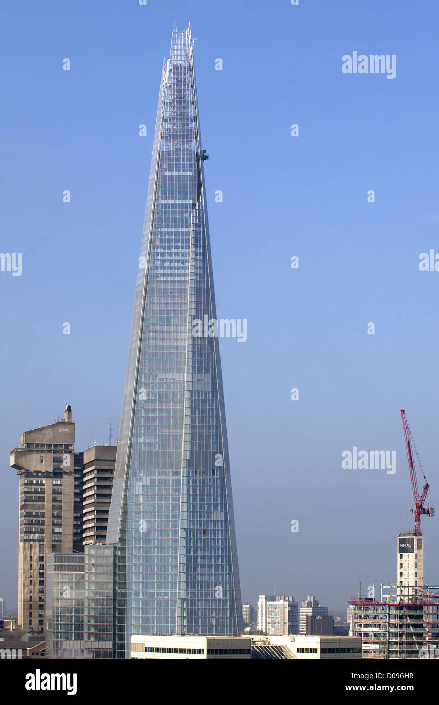 VIEW SHARD LONDON BRIDGE OR SHARD TOWER NEW BUILDING DESIGNED ITALIAN ...