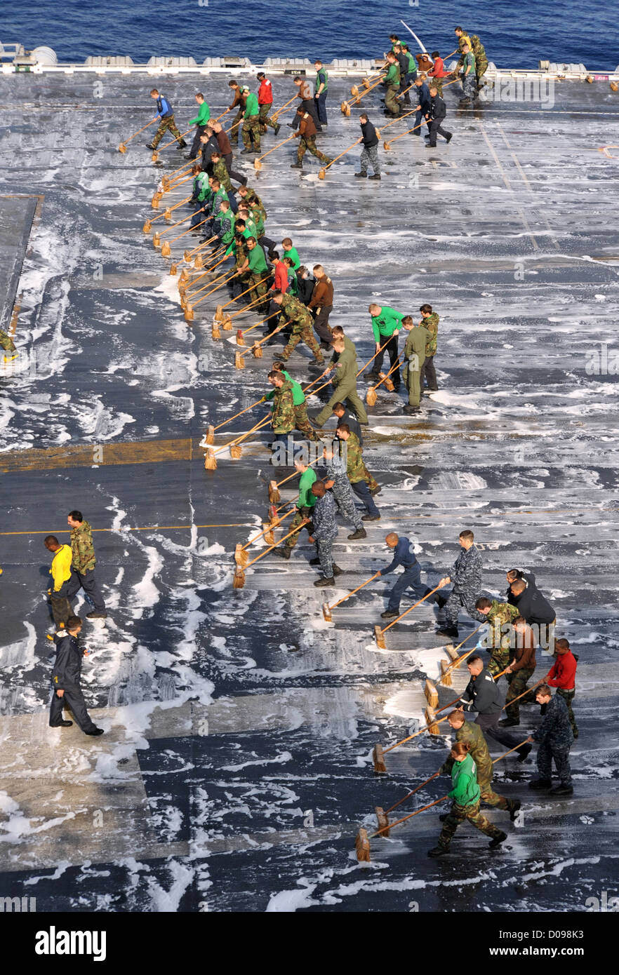 Uss george wash hi-res stock photography and images - Alamy