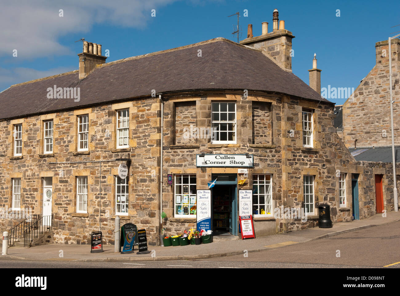 Traditional scottish corner shop hi-res stock photography and images ...