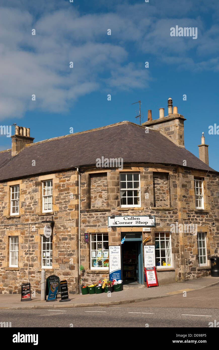 Traditional scottish corner shop hi-res stock photography and images ...