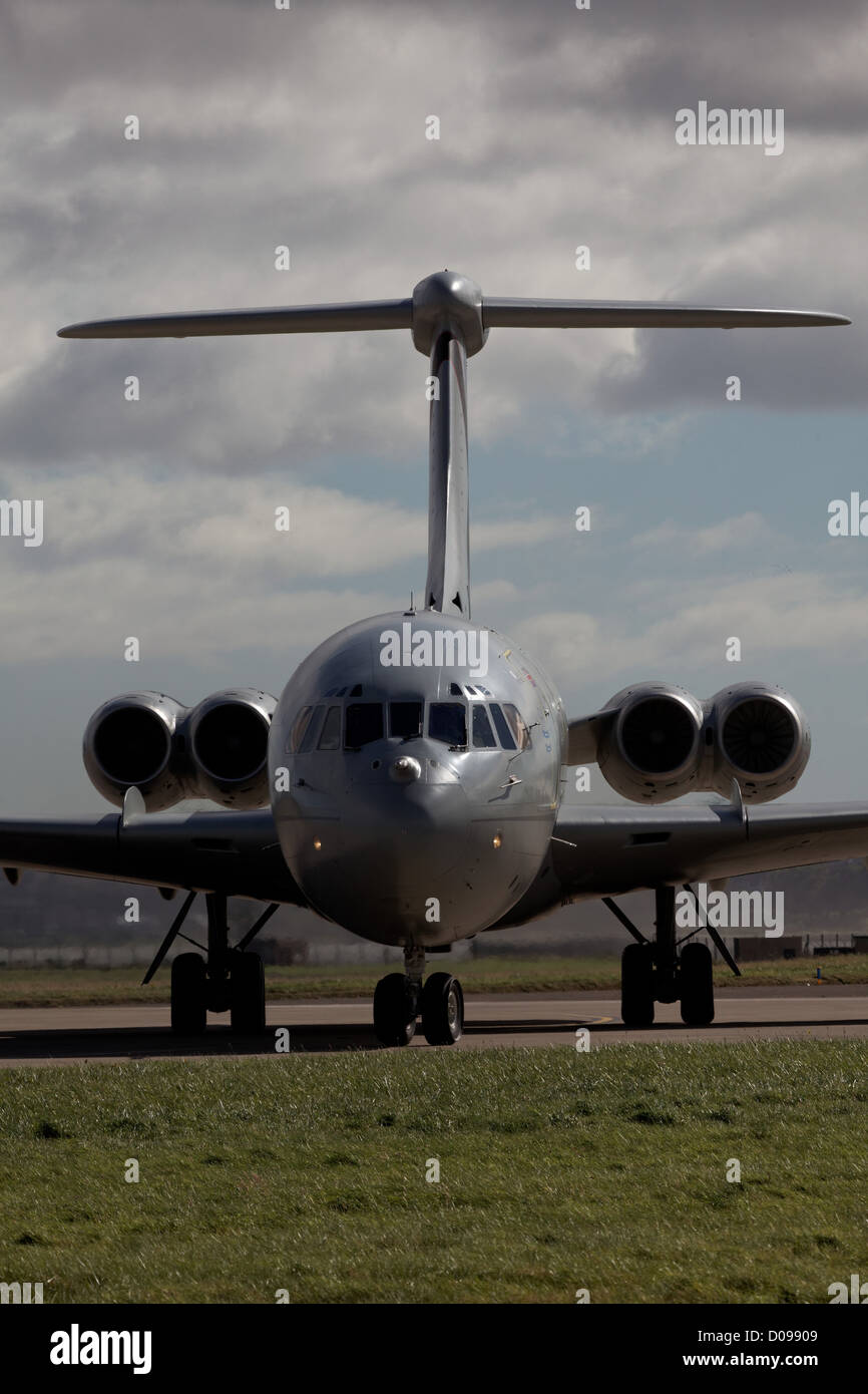 Raf vickers vc10 tanker aircraft hi-res stock photography and images ...