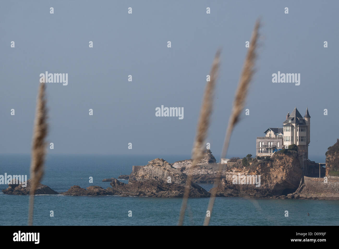 LUXURIOUS HOUSE ON THE CLIFFS OF THE COTE DES BASQUES BEACH BIARRITZ ...