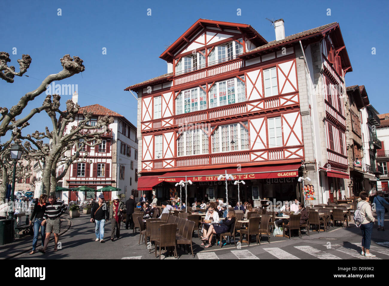 BASQUE HOUSES SIDEWALK CAFE ON LOUIS XIV SQUARE IN SAINT-JEAN-DE-LUZ ...