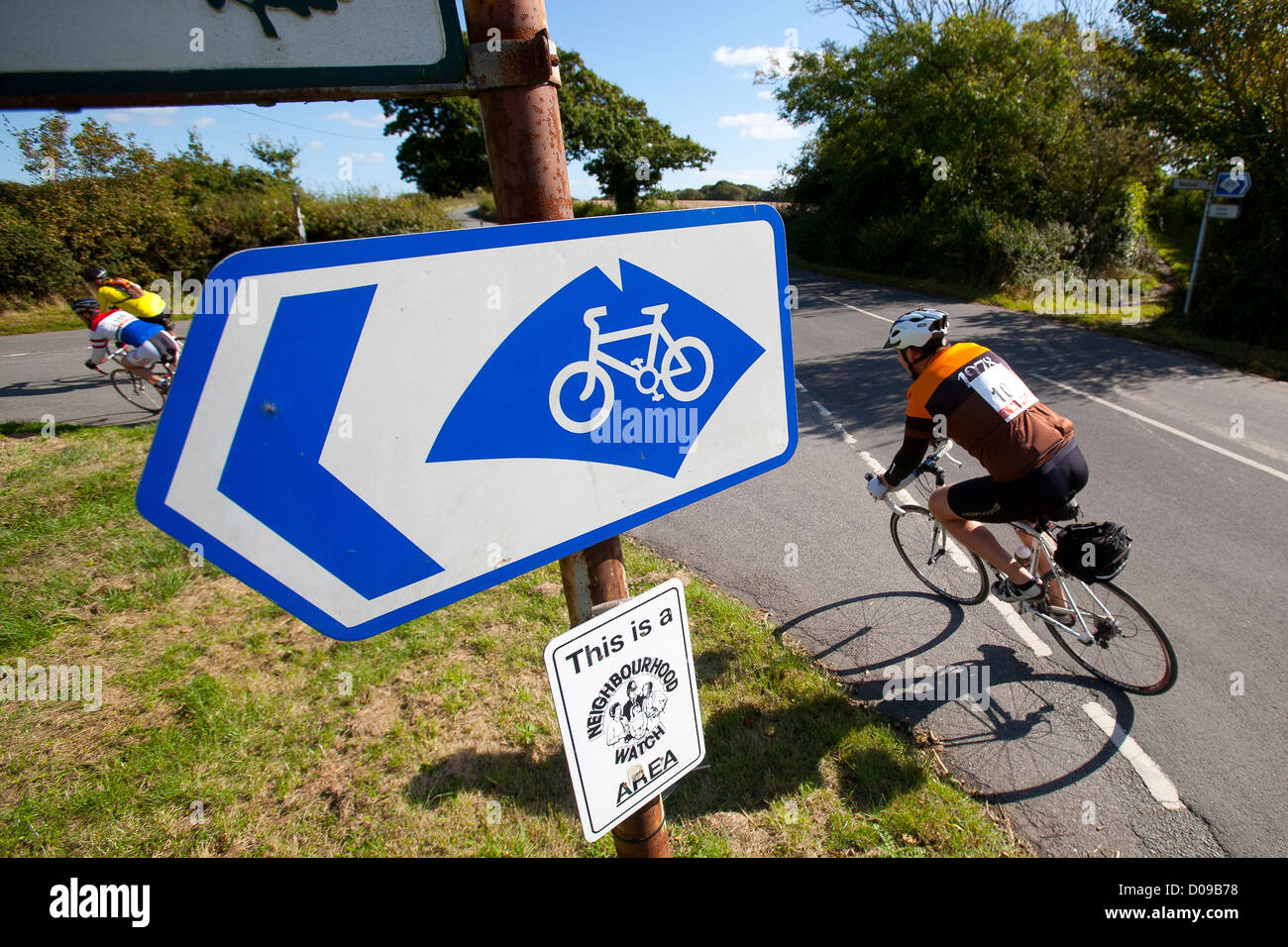 Cycling cycle track racing sign hi-res stock photography and images - Alamy