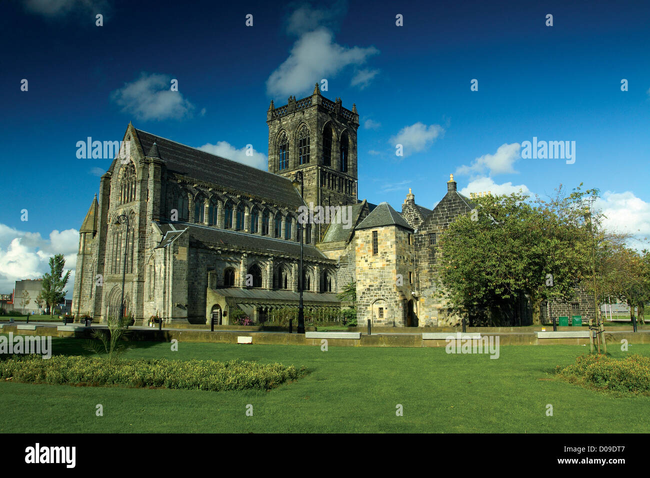 Paisley abbey hi-res stock photography and images - Alamy
