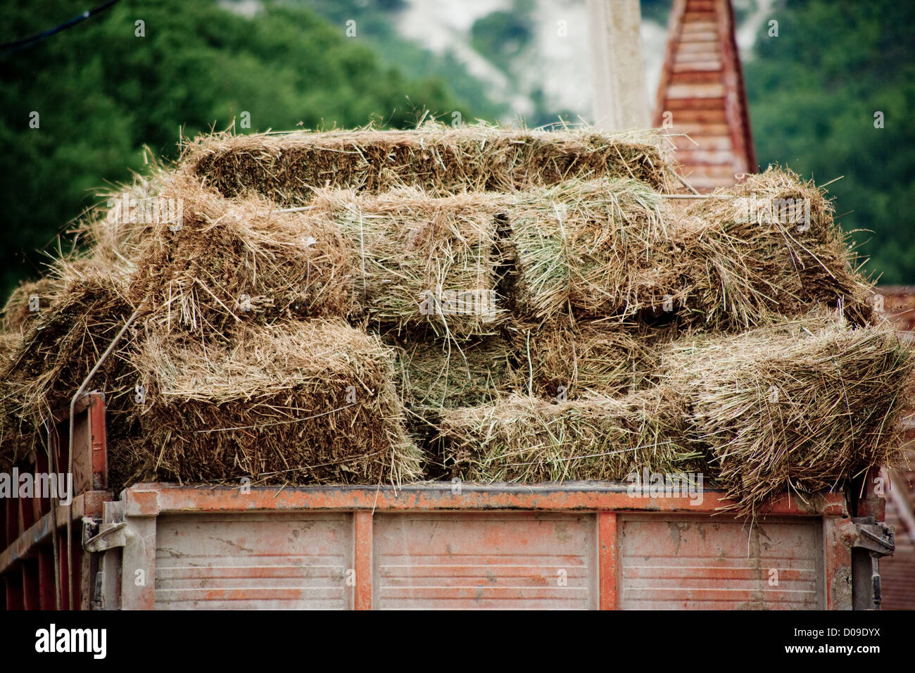 Lorry straw hi-res stock photography and images - Alamy