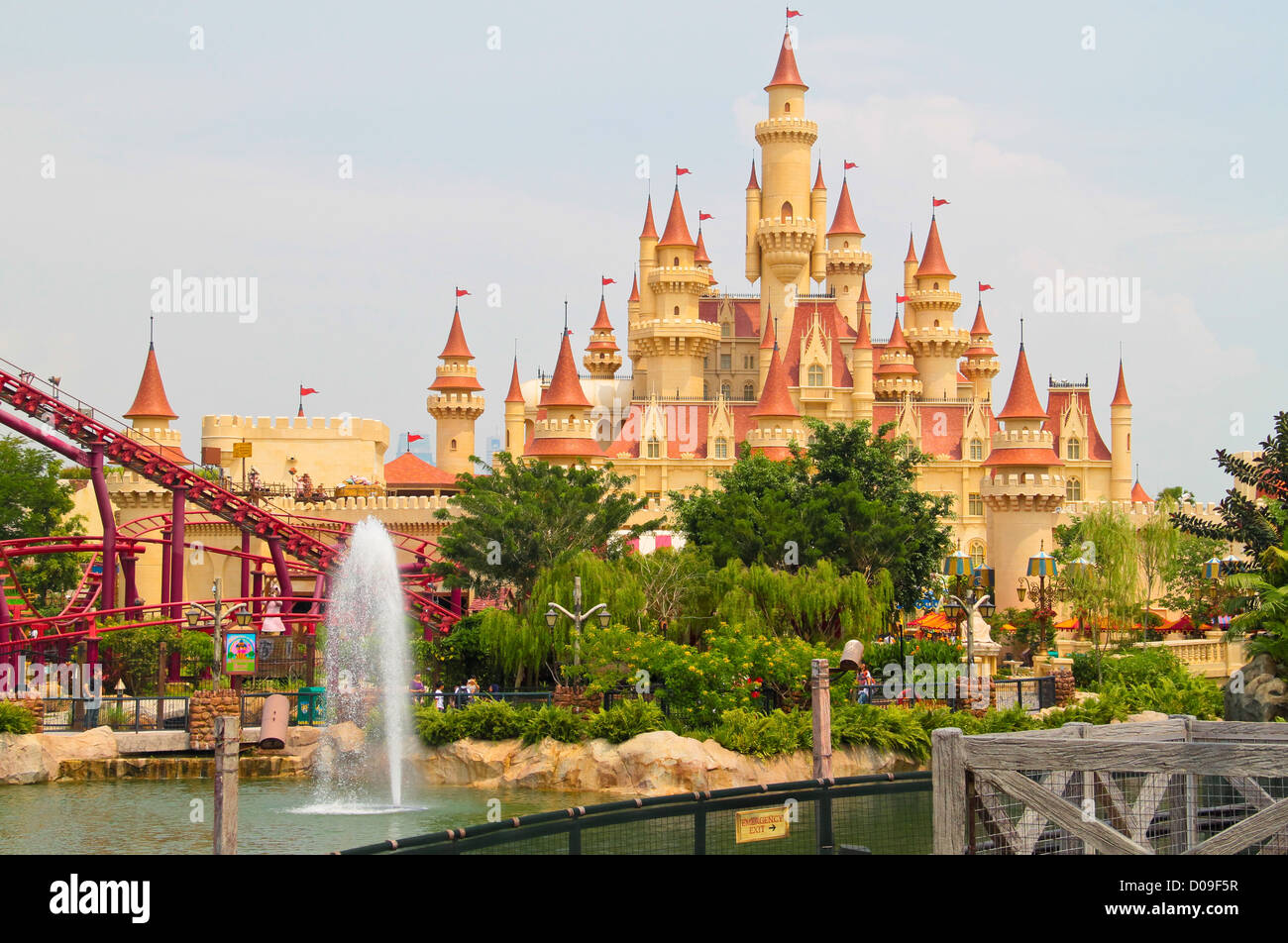 Far far away castle hi-res stock photography and images - Alamy