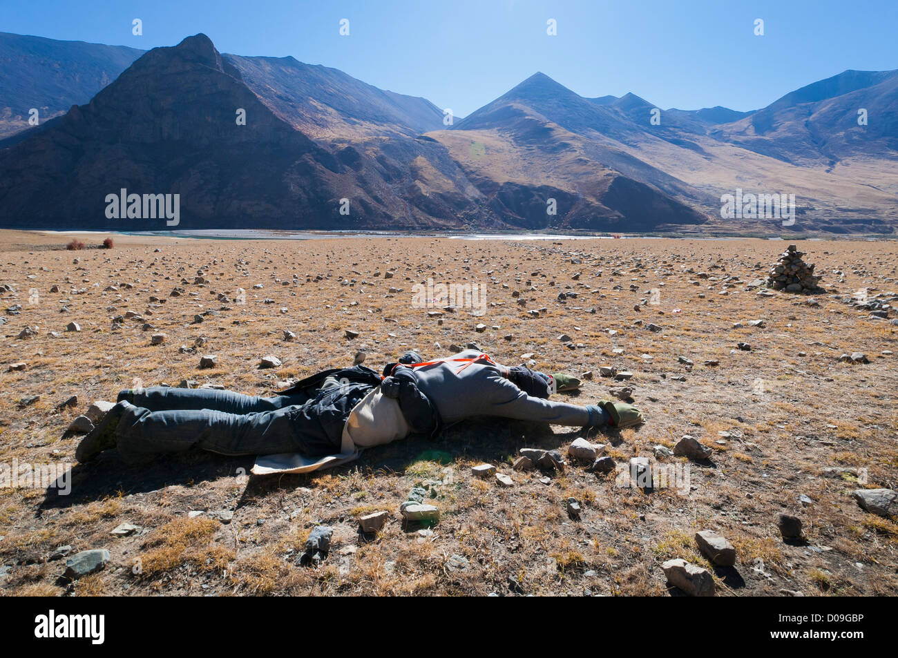 Pilgrim prostates self in rocky field while on 300 km trip on foot to ...