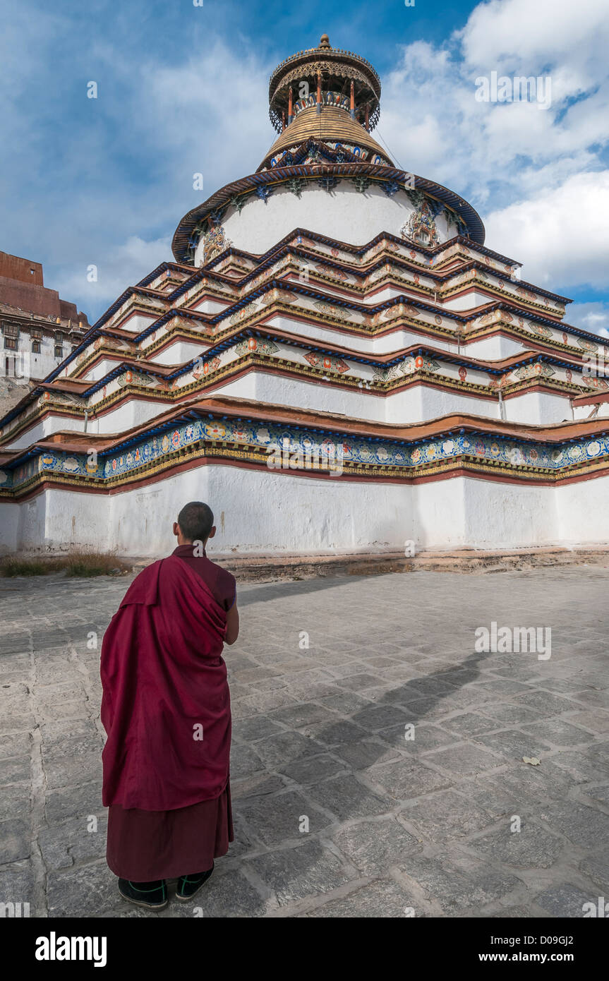 Monk at Pelkhor Chode Monastery temple, Gigatse, Tibet, China Stock ...
