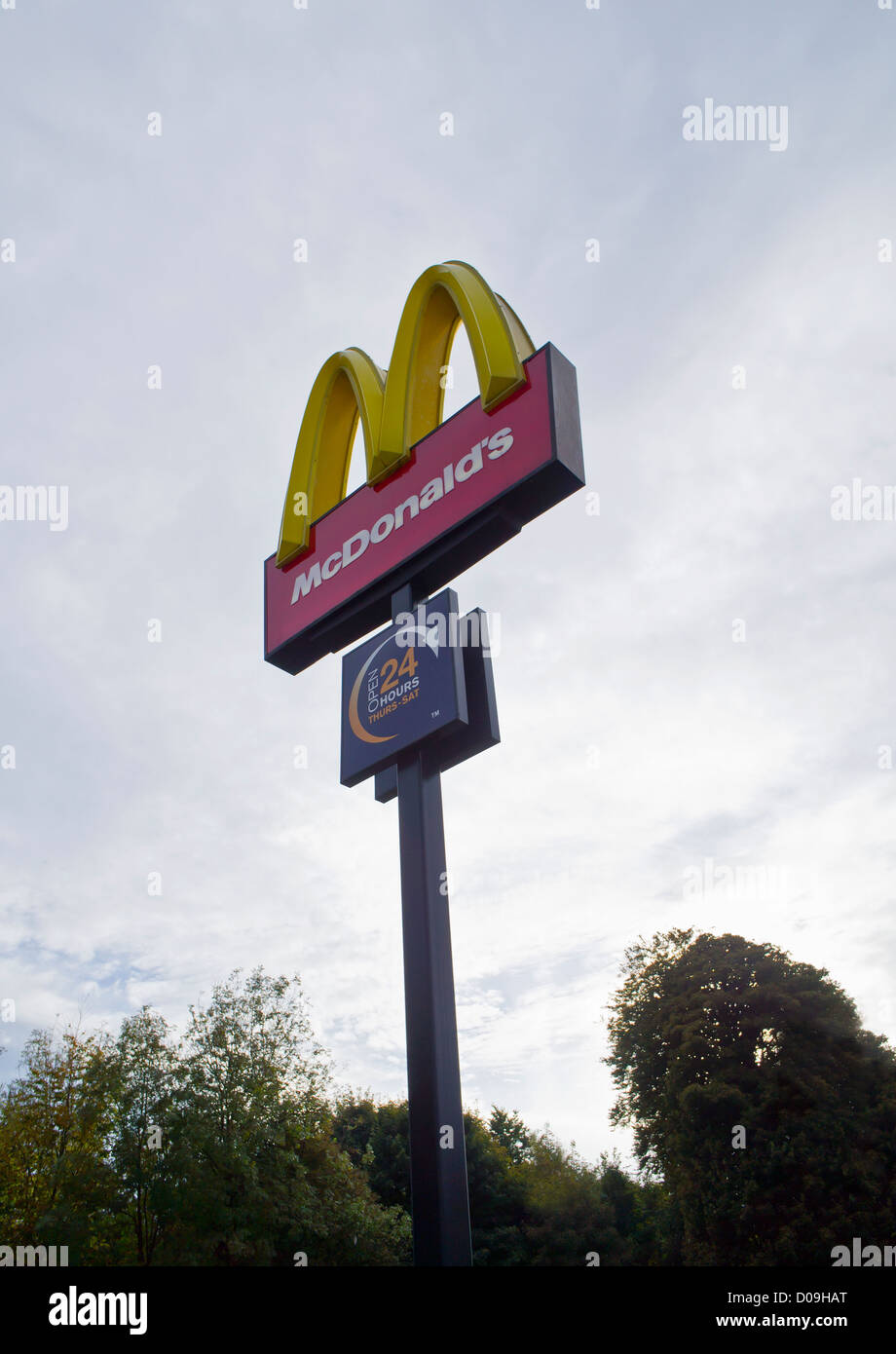 Mcdonalds Restaurant Sign A2 Dover England Stock Photo - Alamy