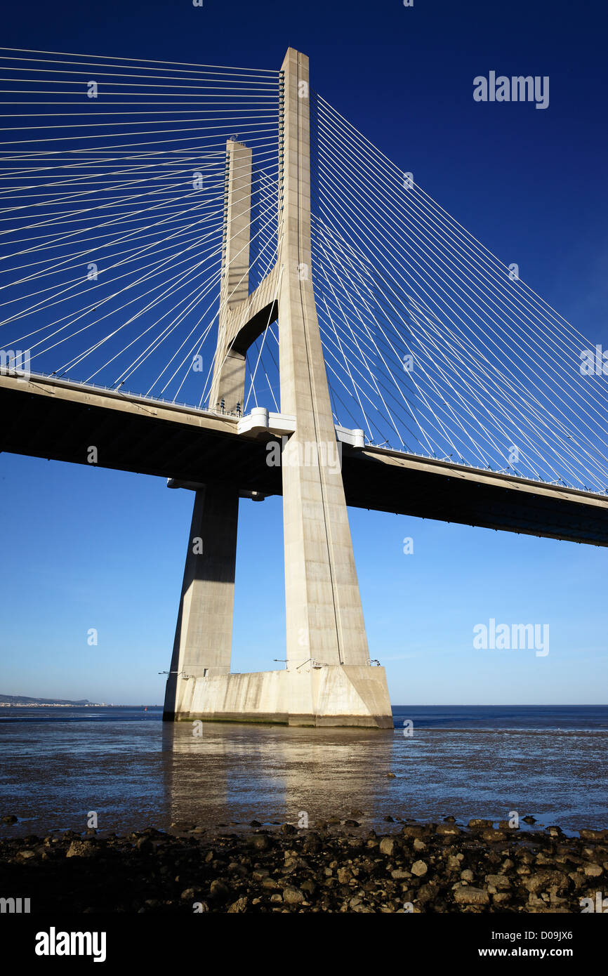 Lisbonne vasco da gama bridge hi-res stock photography and images - Alamy