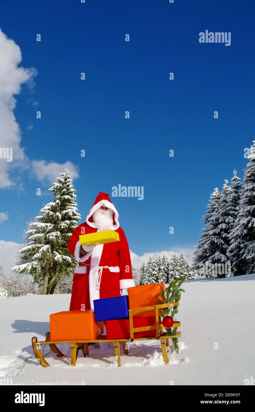 Father christmas sleigh sky hi-res stock photography and images - Alamy