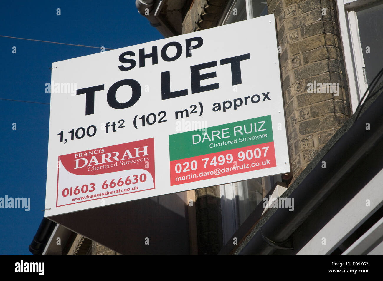 Shop to let sign hi-res stock photography and images - Alamy