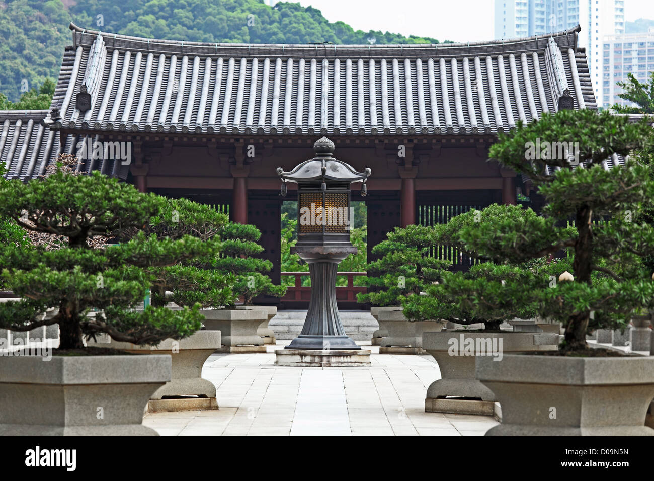 Temple arch architecture chinese hi-res stock photography and images ...