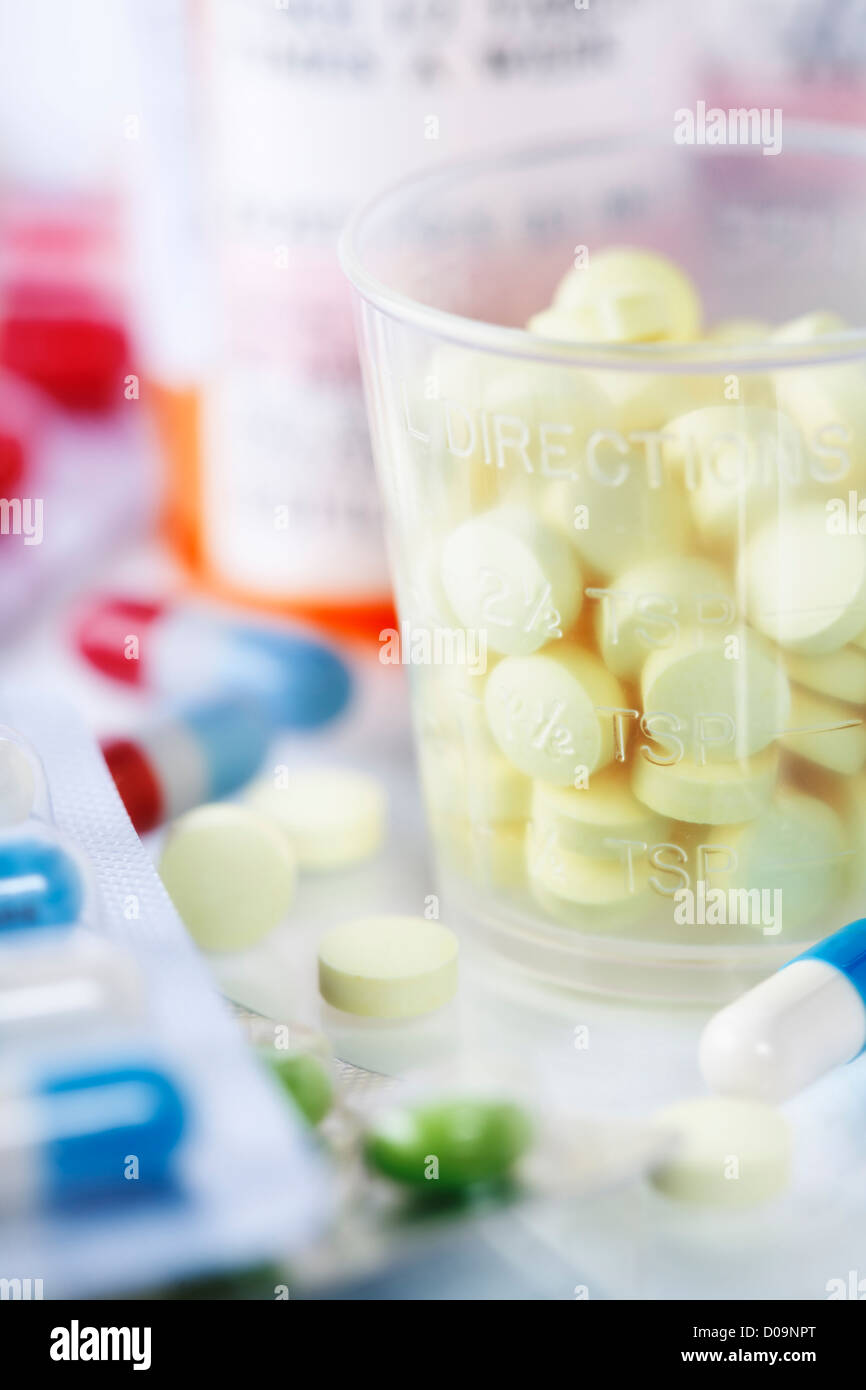 Medicine bottles hi-res stock photography and images - Alamy