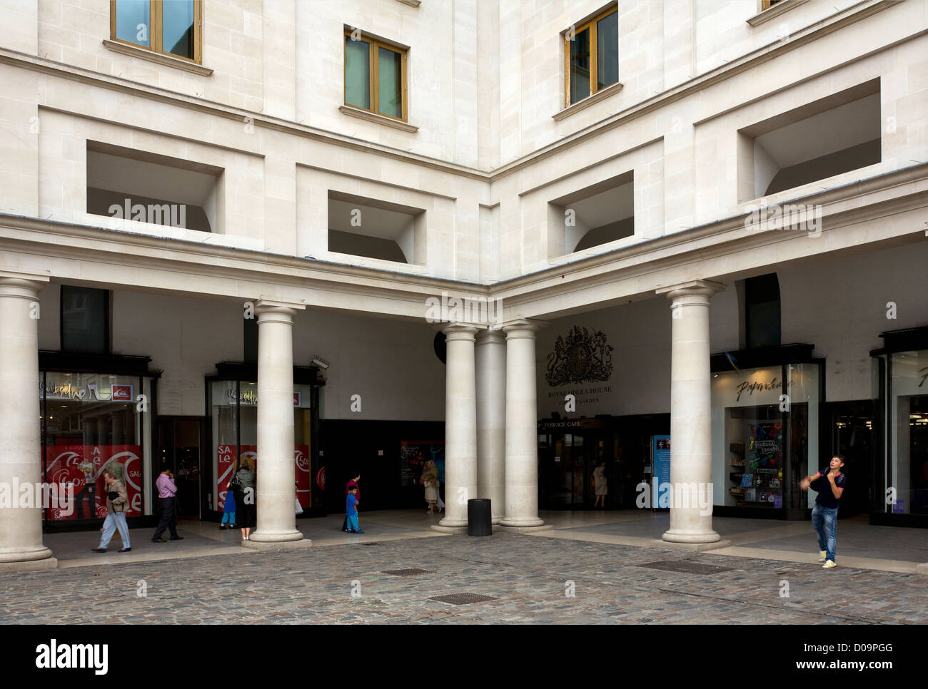 A colonnade at Covent Garden Piazza, London Stock Photo - Alamy