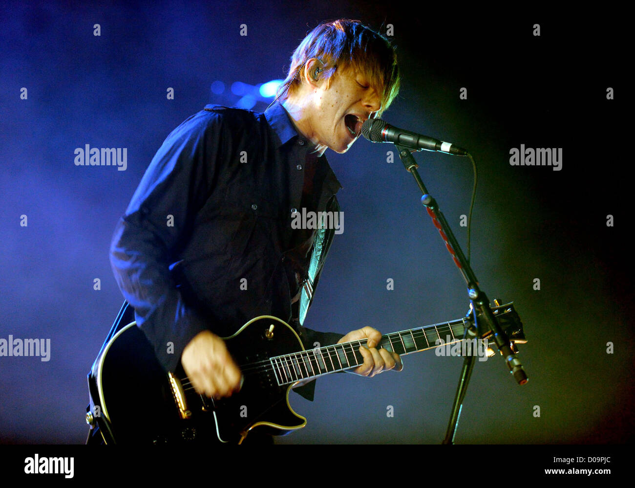 Paul banks of interpol hi-res stock photography and images - Alamy