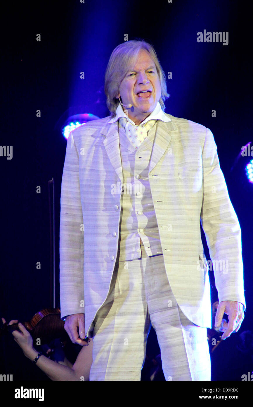 Justin hayward hi-res stock photography and images - Alamy