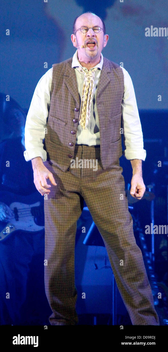 Chris Thompson, at the photocall new musical 'The War of The Worlds ...