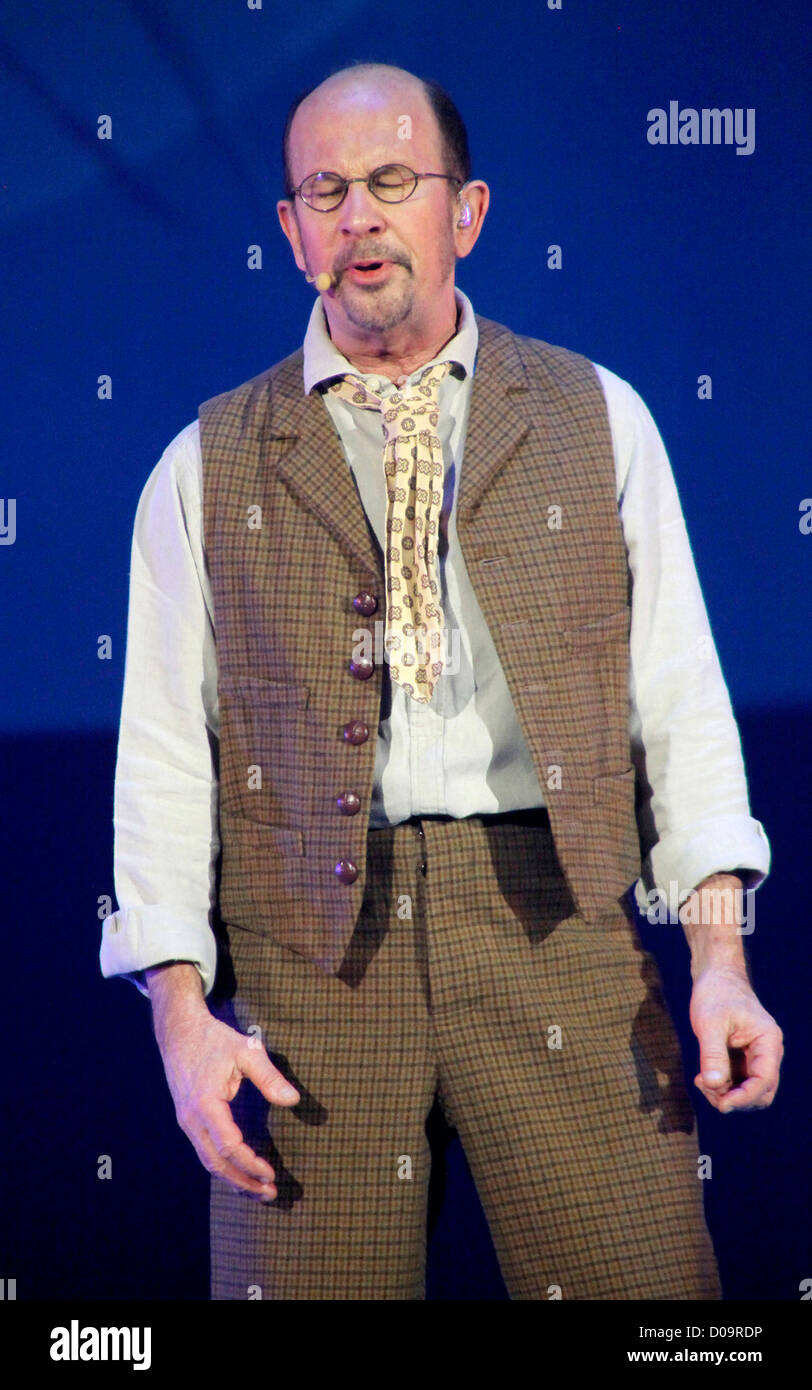 Chris Thompson, at the photocall new musical 'The War of The Worlds ...