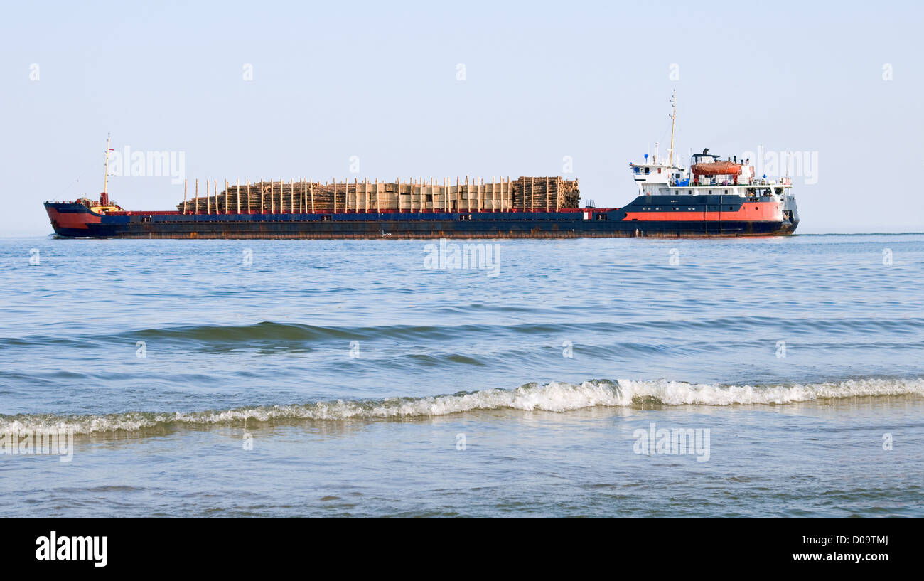 Big ship anchorage hi-res stock photography and images - Alamy