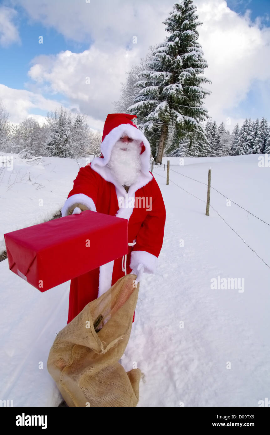Santa claus father christmas hi-res stock photography and images - Alamy