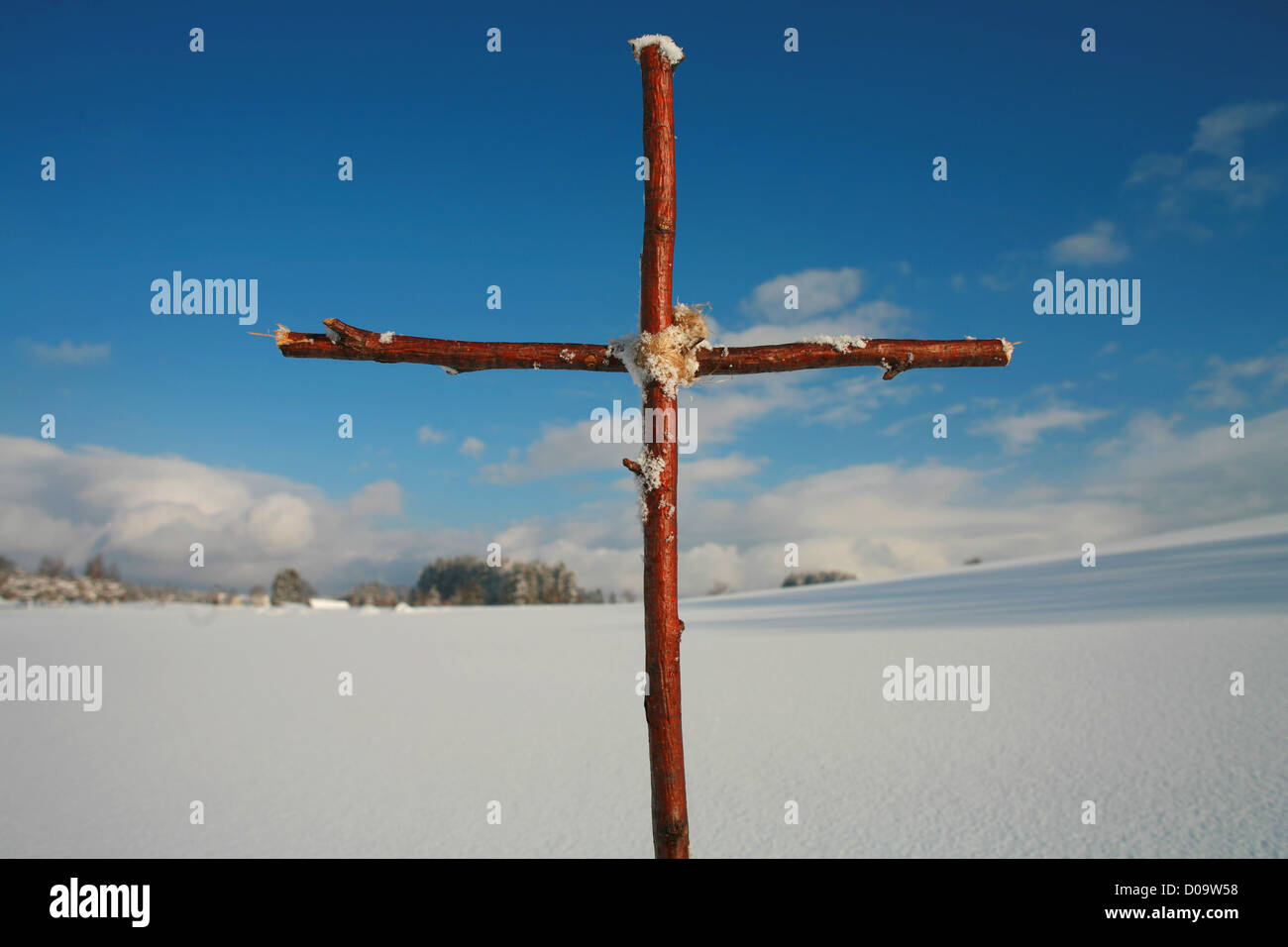 Cross in winterscene Stock Photo - Alamy