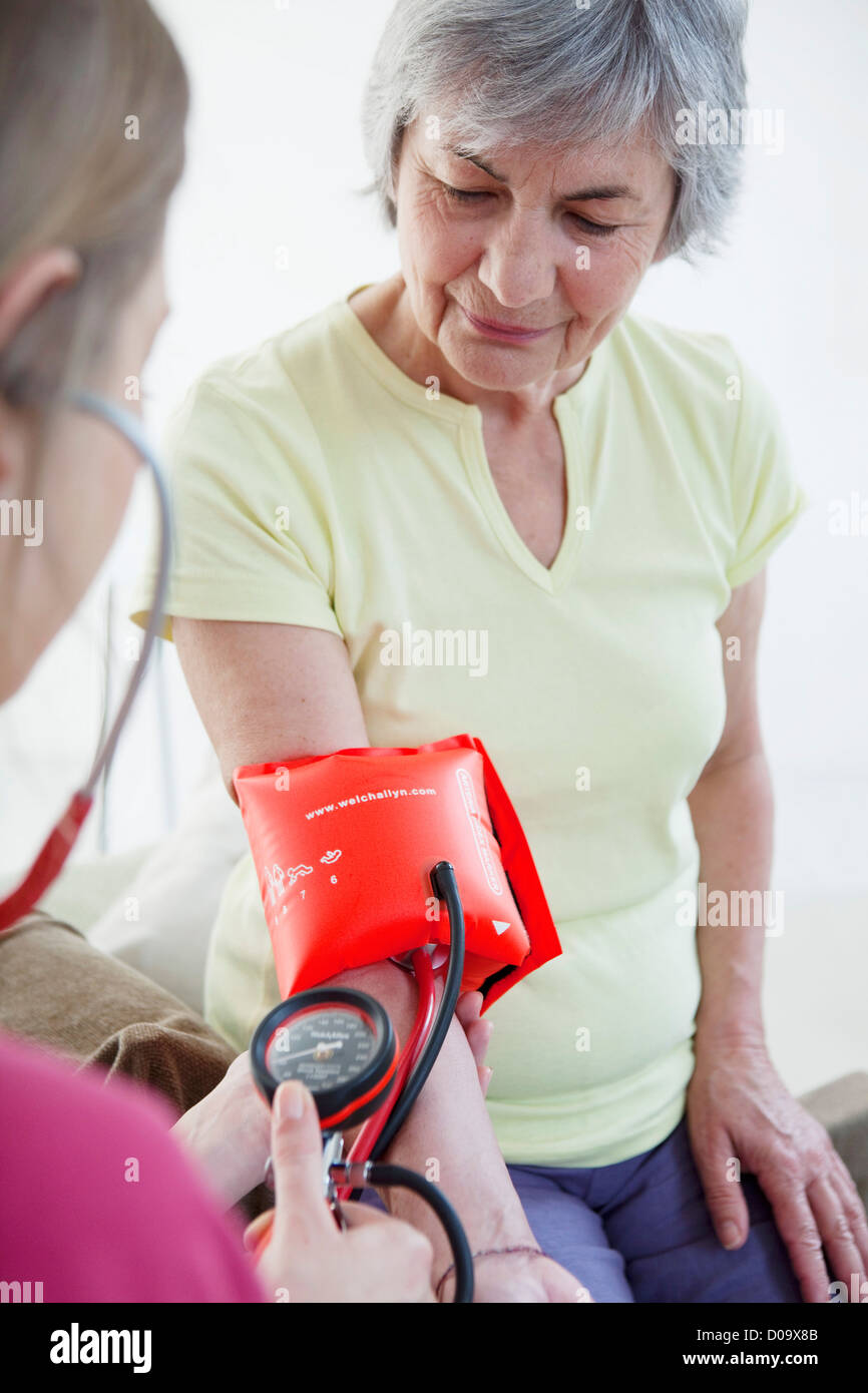 INDEPENDENT NURSE CONTRACTOR Stock Photo - Alamy