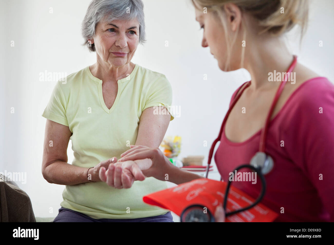 INDEPENDENT NURSE CONTRACTOR Stock Photo - Alamy
